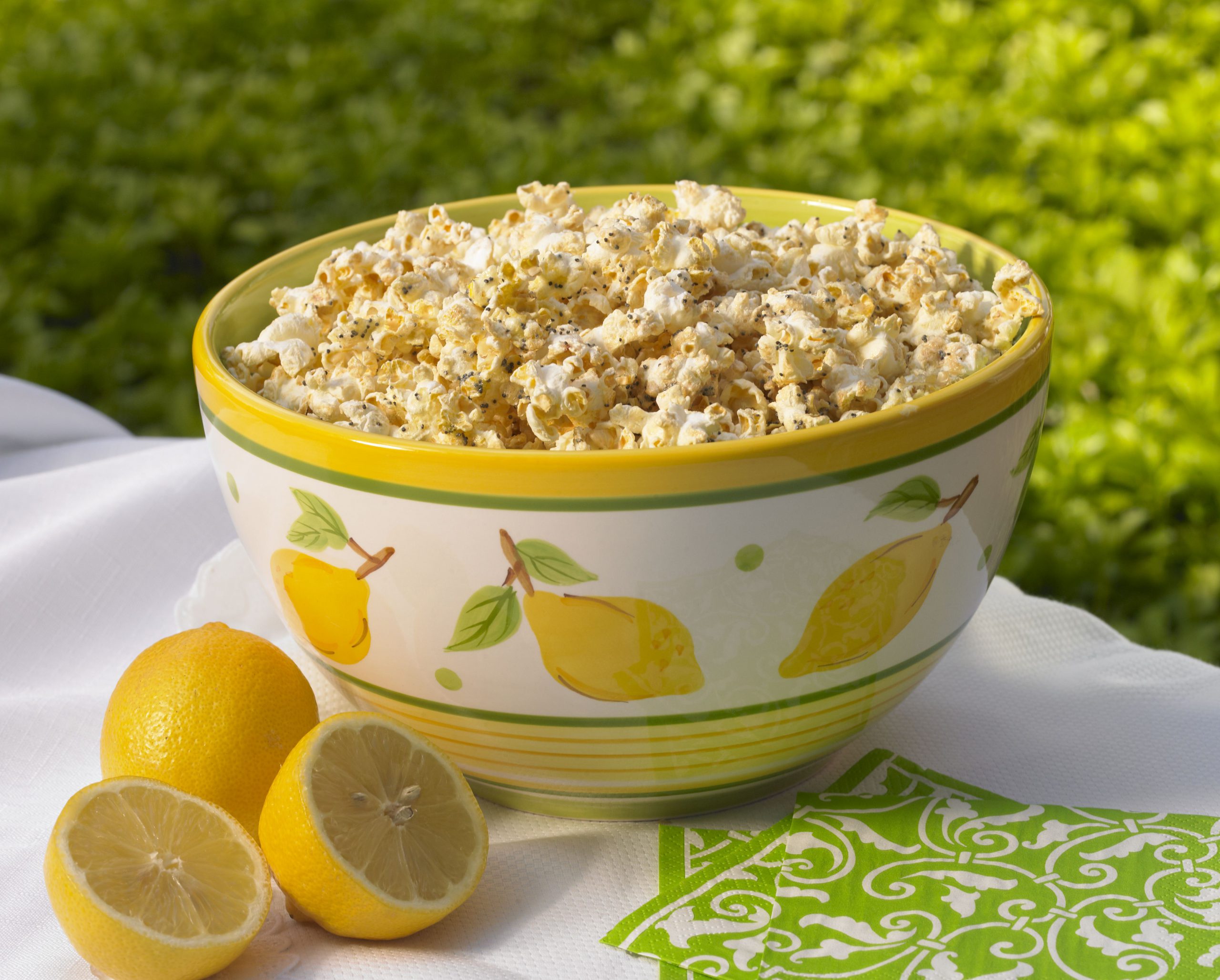 Glazed Lemon and Poppy Seed Popcorn - JOLLY TIME®