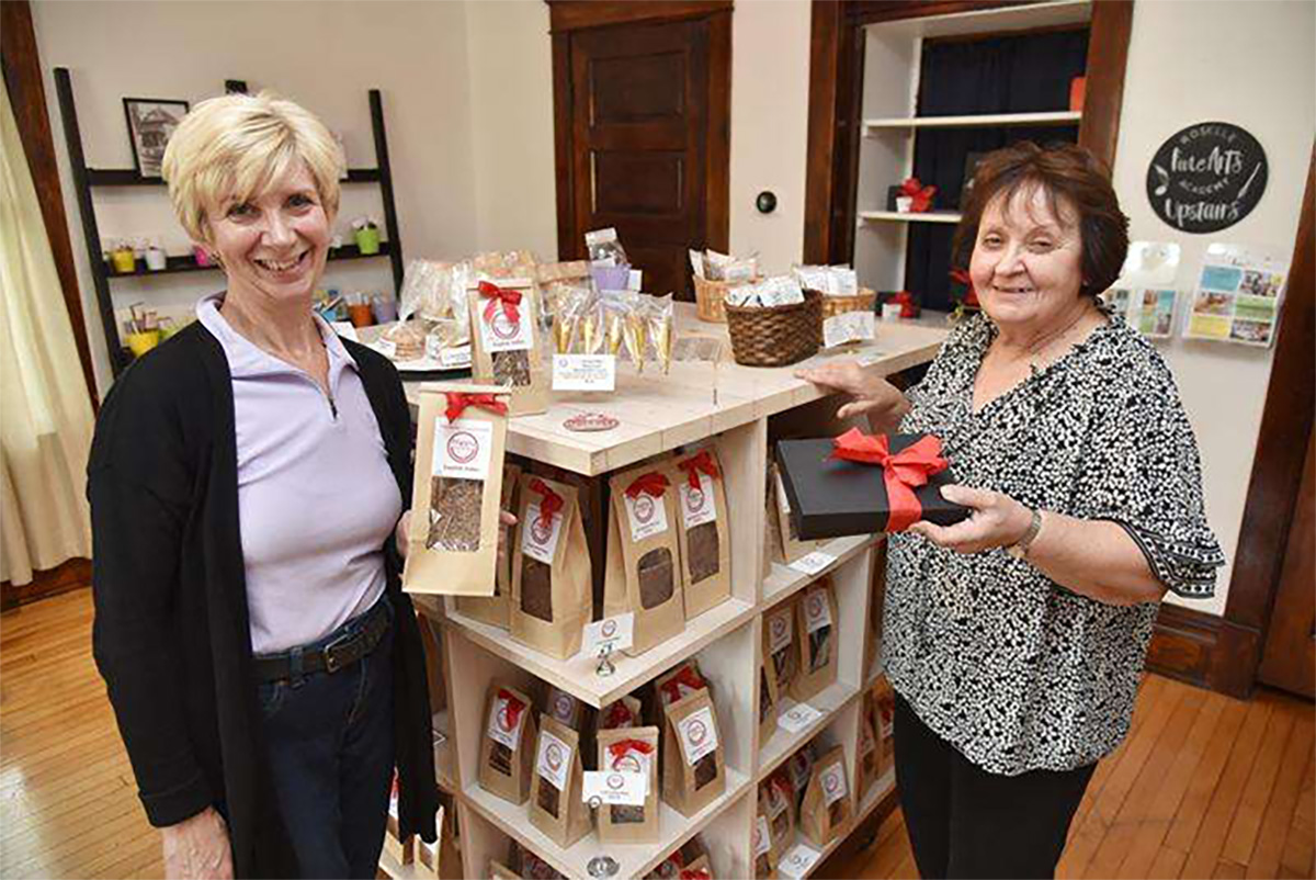 Sweet Success: Chocolate Inspirations Pops - JOLLY TIME®